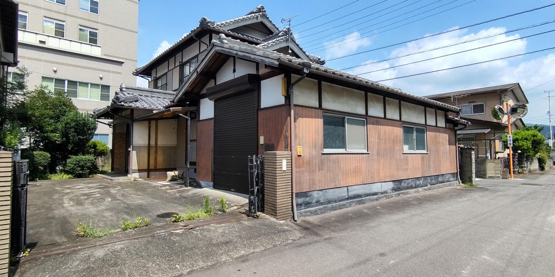 Land for Sale in Front of Kouen Station, Tsuyama | AkiyaJapan